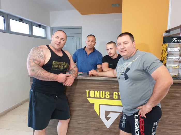 "Najjači" čovjek na svijetu odradio trening u Trebinju - Rada Savića ...