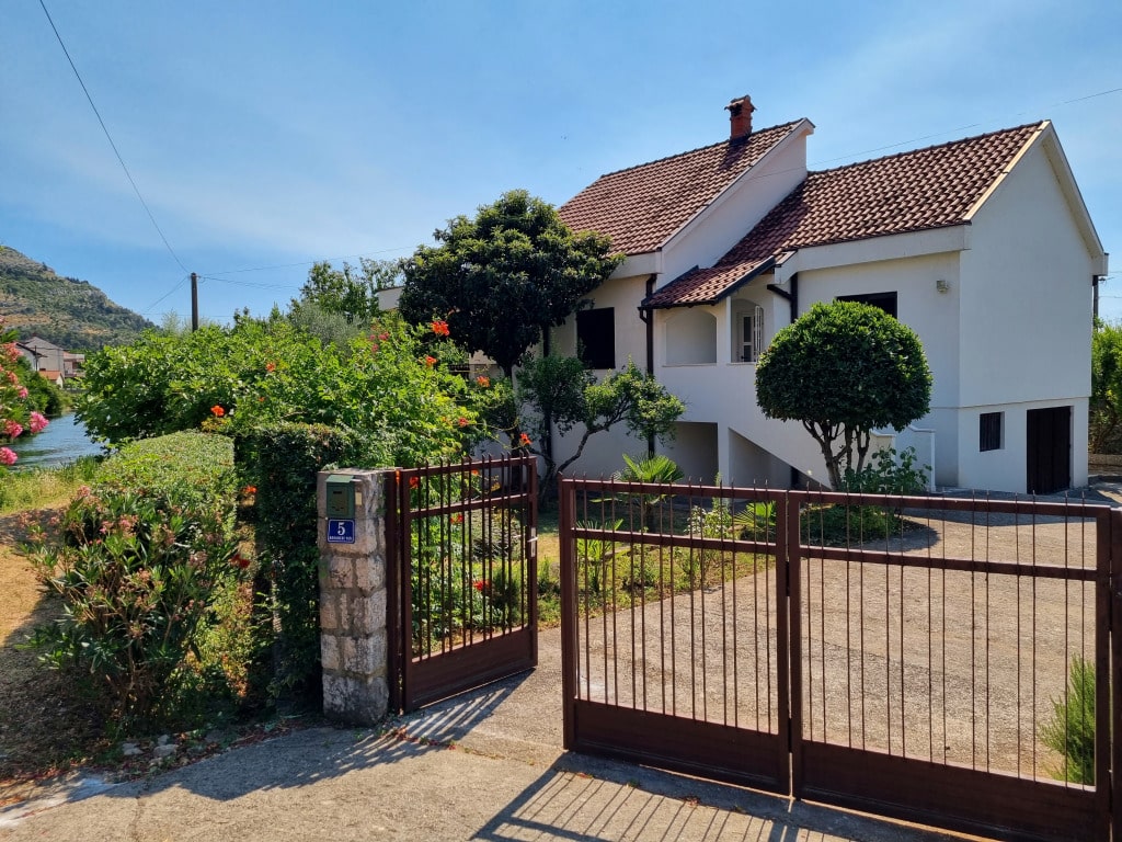 Kuće na ovoj lokaciji u Trebinju se prodaju veoma rijetko: Jedna je ...