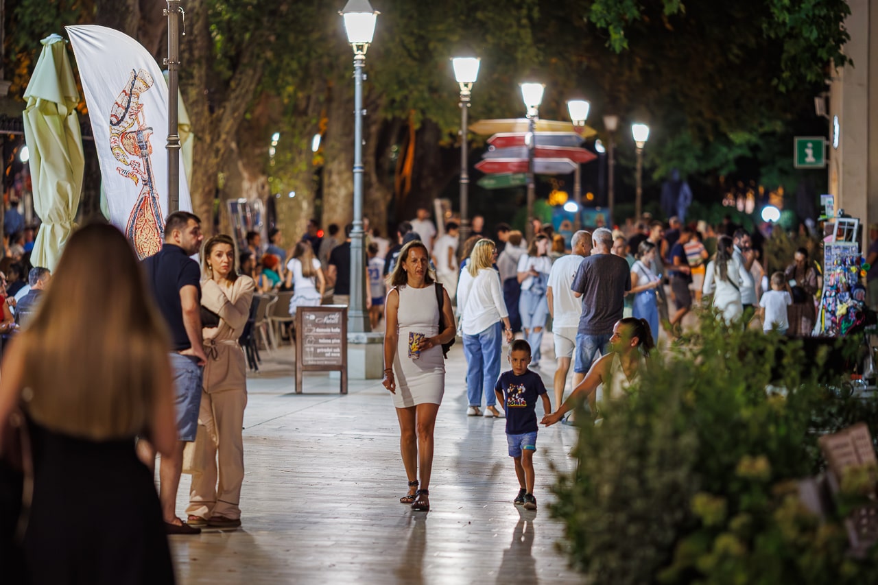 Subota veče na trebinjskim ulicama (Foto) | Trebinje Live